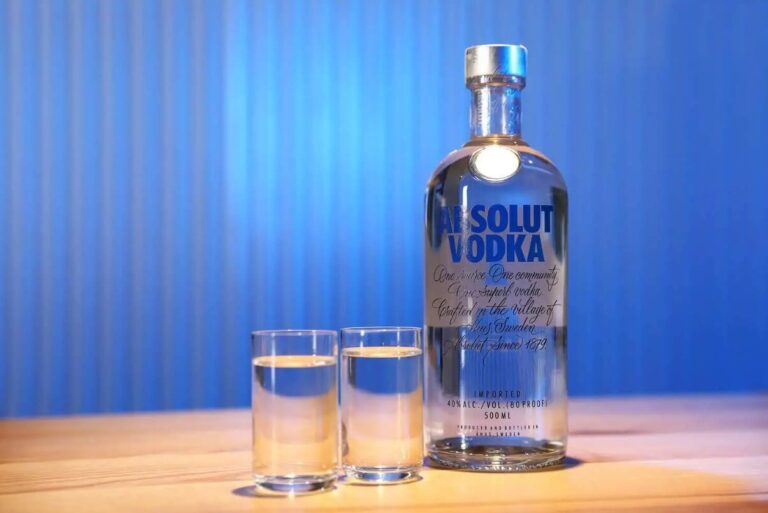 Vodka là gì? Quy trình sản xuất rượu Vodka chuẩn - Macalino